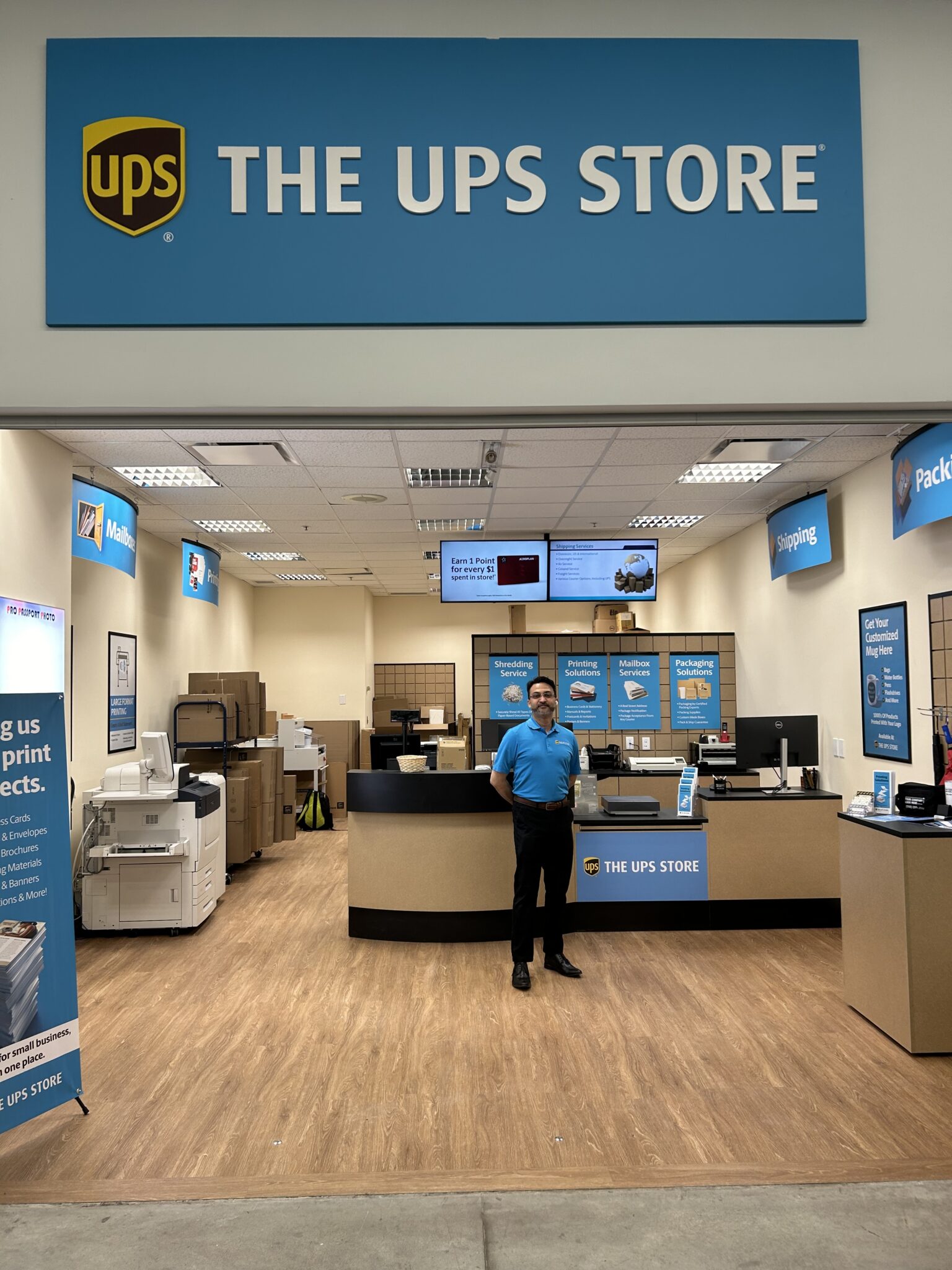 Franchising | The UPS Store Canada